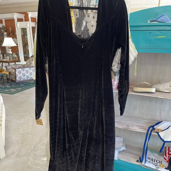 The Pyramid Collection | Dresses | Pyramid Collection Crushed Velvet ...